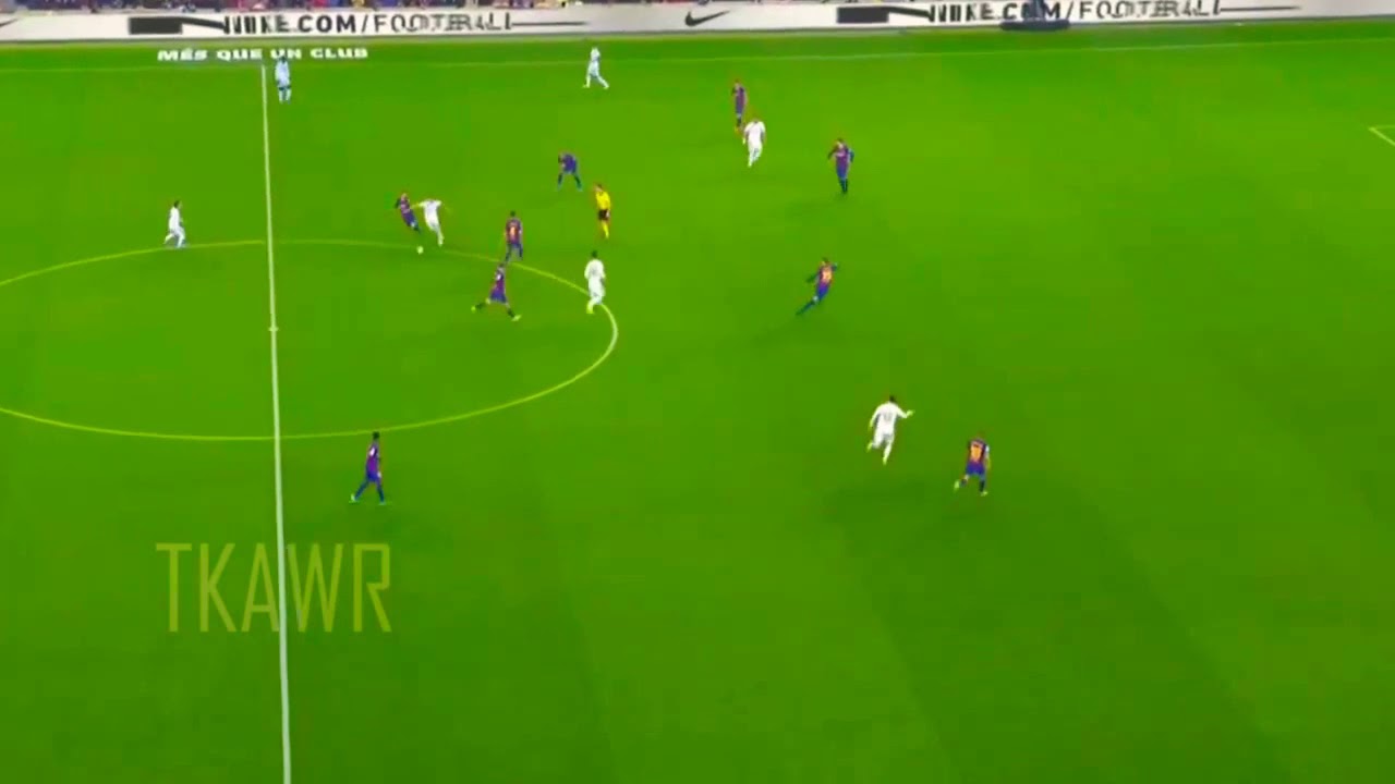 Toni kroos removed Lionel Messi's pants in El Clasico - Lionel Messi