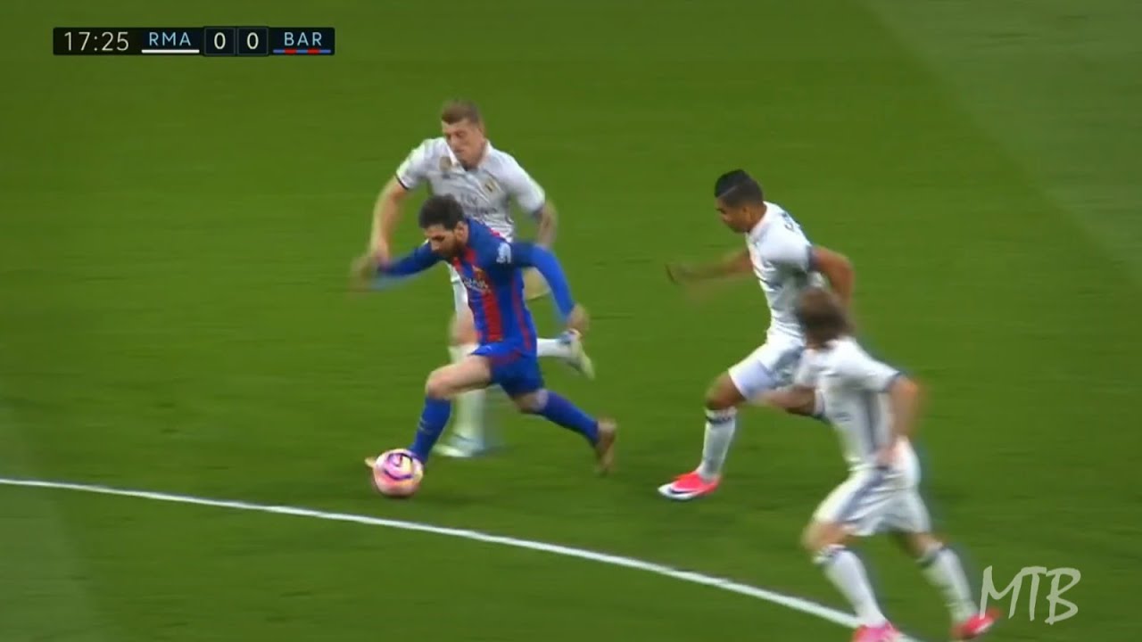 Lionel Messi Toying With Real Madrid's Greatest Midfield - Lionel Messi