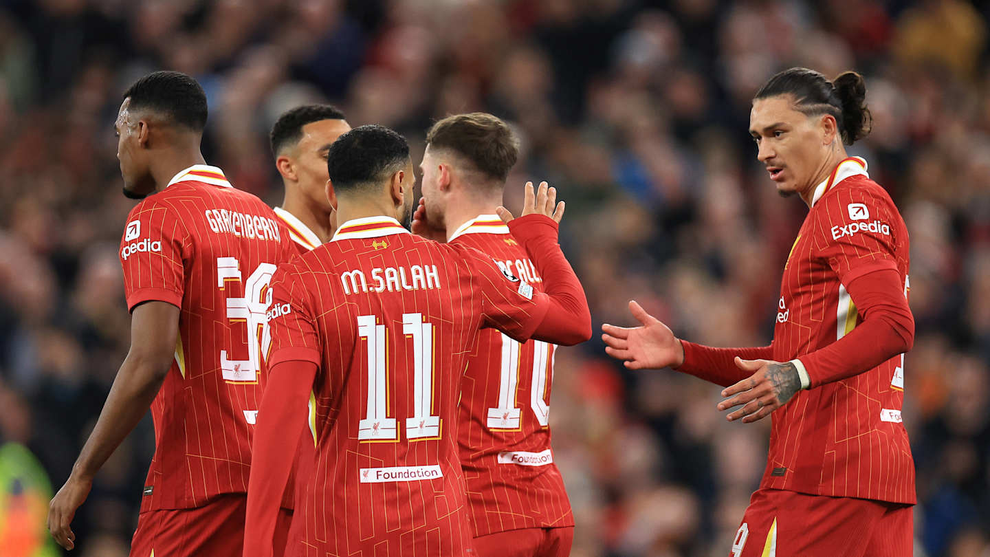 Arne Slot compare Mohamed Salah à Lionel Messi et Cristiano Ronaldo ...