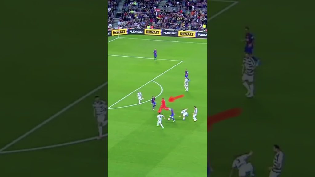 How Did Lionel Messi Score This Monster Solo Goal - Lionel Messi